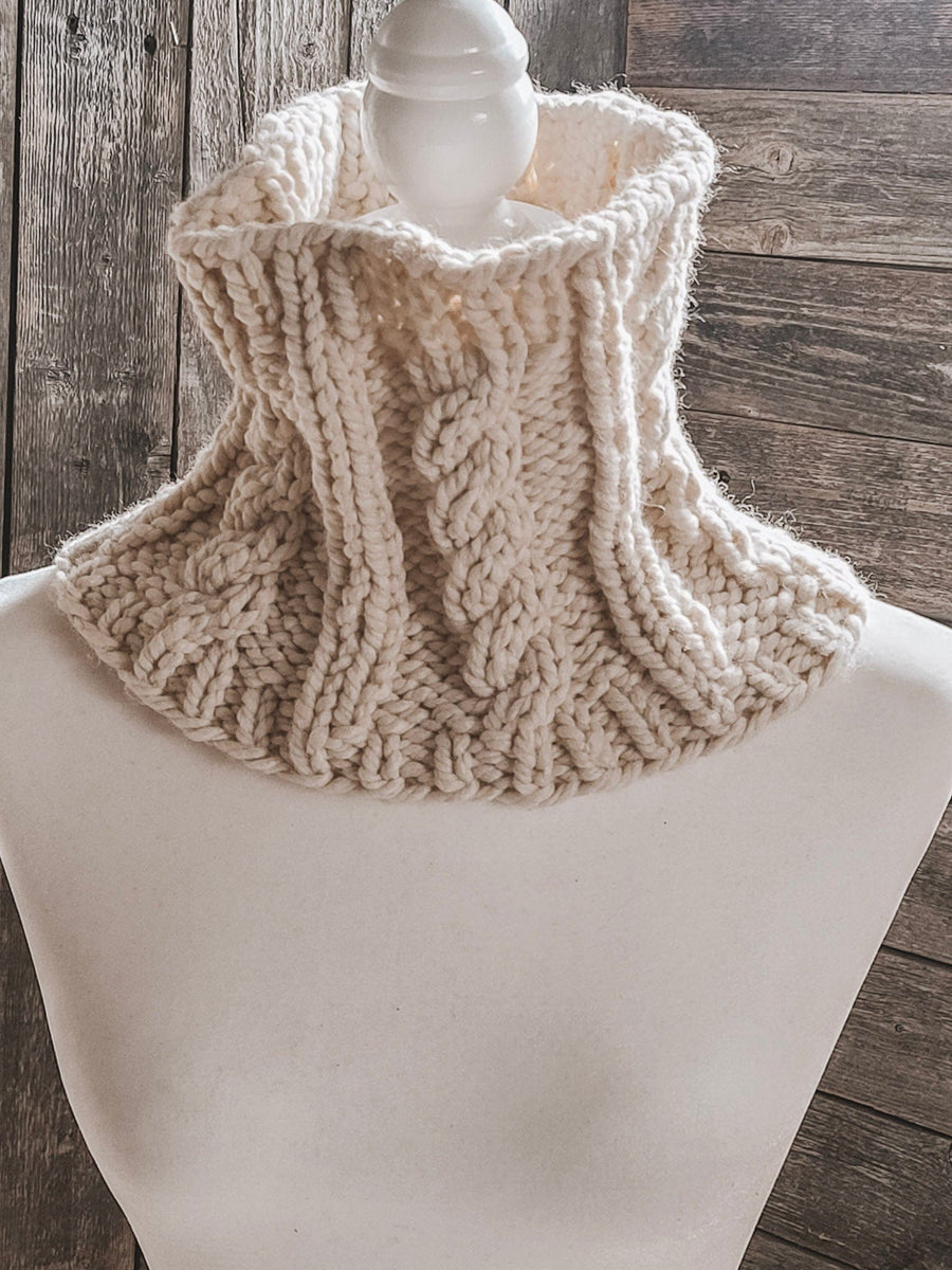 Loom knit ePattern: Chubby Cable Cowl – CinDWood Looms